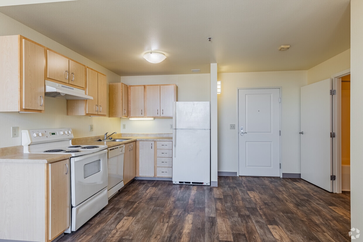 Pacific Tower Apartments - 333 Nw 4th Ave Portland, OR 97209 ...