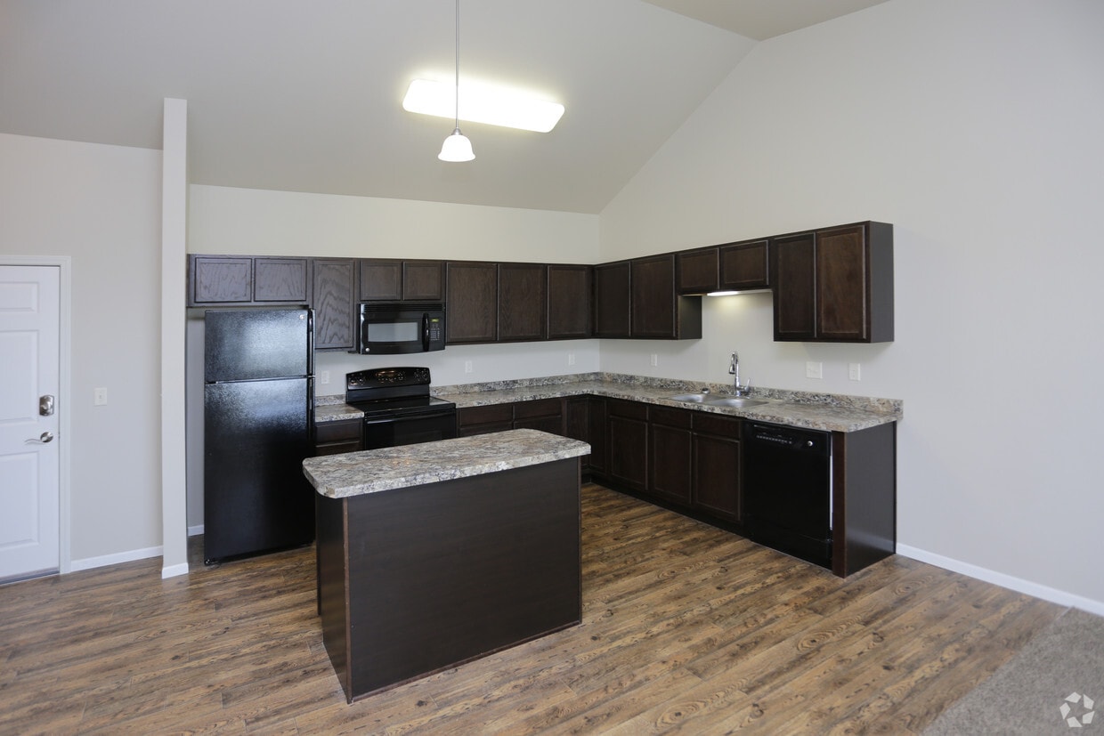 Falcon & Mallard Heights - 1350 Mike St Dickinson, ND 58601 ...