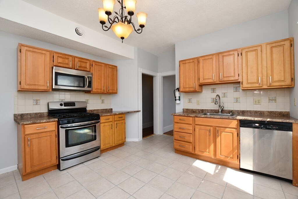 23 Angell St Unit 2, Boston, MA 02124 - 23 Angell St Boston, MA 02124 ...