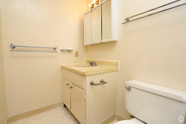 Cardinal Village Apartments Apartments - Louisville, KY | Apartments.com