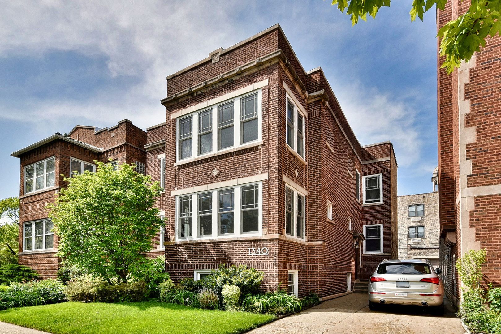1340 W Arthur Ave, Chicago, IL 60626 - House Rental in Chicago, IL ...