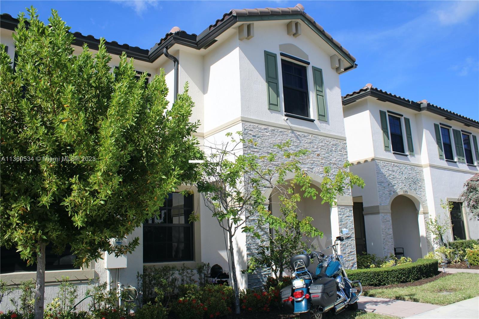 11379 Sw 250Th Terrace, Princeton, FL 33032 - Townhome Rentals in ...