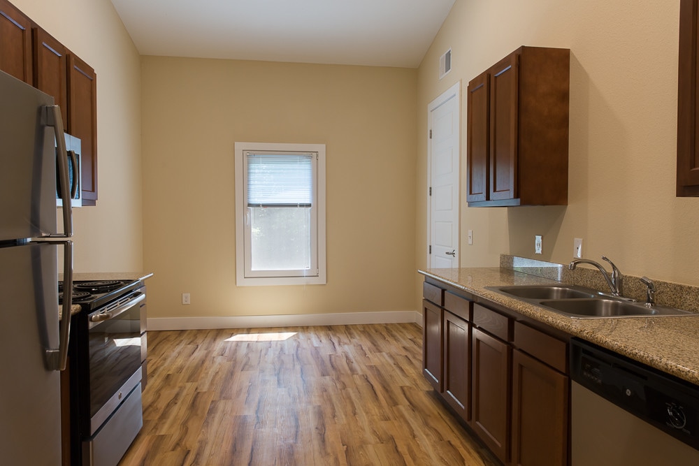 Fieldstone Apartments - 6020 W Fieldstone Hills Dr Caledonia, MI 49316 ...