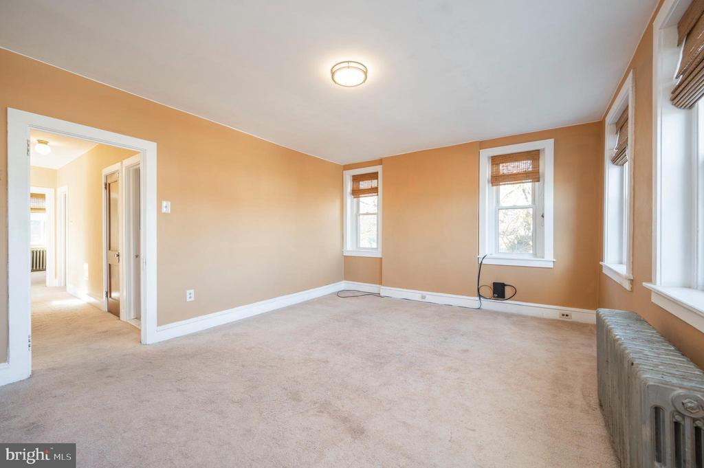 5838 Henry Ave Unit 2ND FLOOR, Philadelphia, PA 19128 - Room for Rent ...