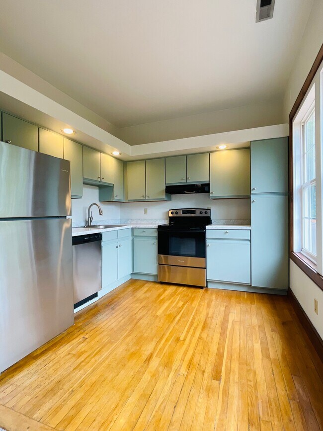 West End Apartments for Rent with a Yard - Cincinnati, OH - Updated ...