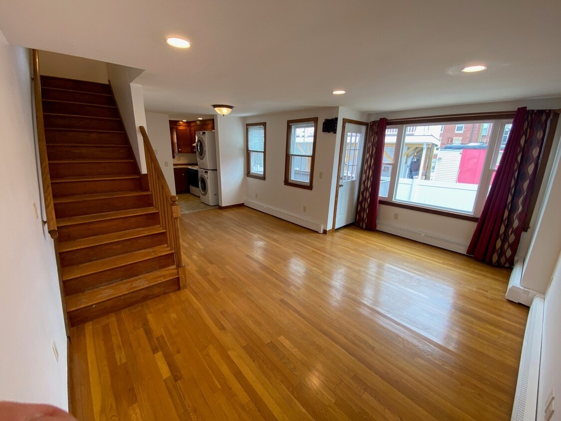 19 Elm St Unit 2 Bedroom hardwood floors, Milford, NH 03055 - 19 Elm St ...