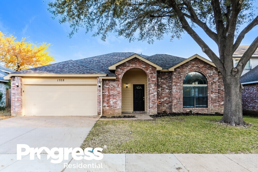 1709 Raton Dr, Arlington, TX 76018 | Apartments.com