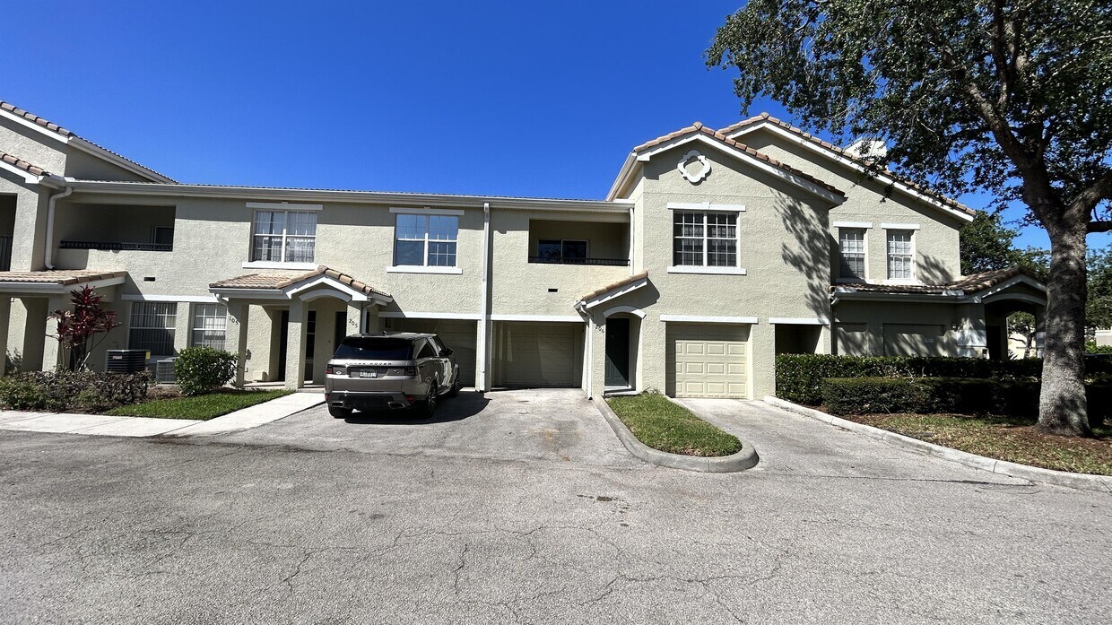 166 SW Peacock Blvd, Port Saint Lucie, FL 34986 - Townhome Rentals in ...