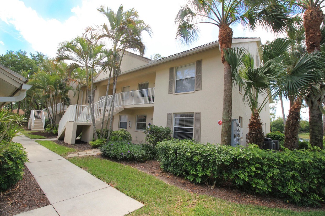 337 Robin Hood Cir, Naples, FL 34104 - Townhome Rentals in Naples FL ...