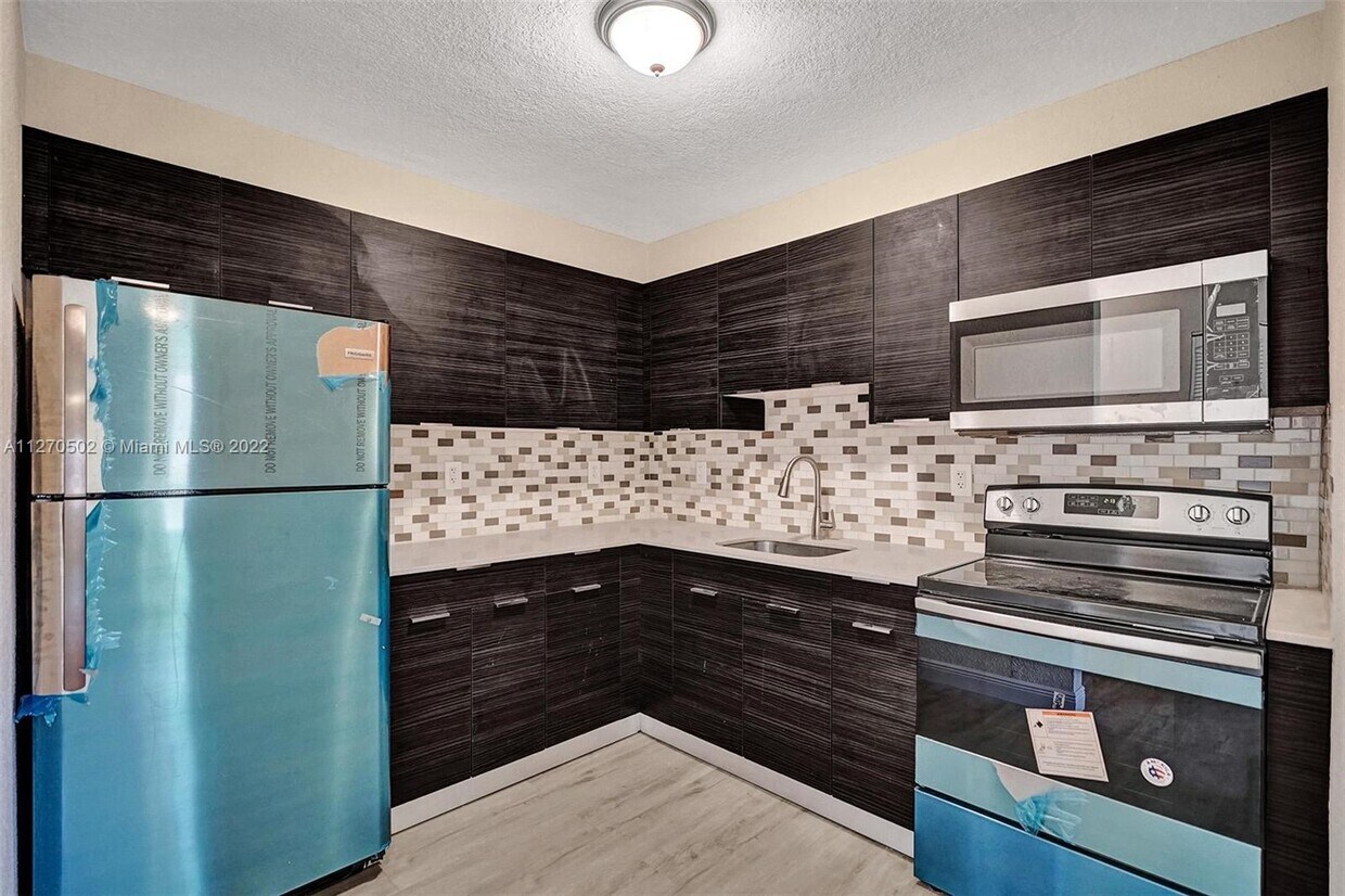 2741 NW 1st St Unit 2, Pompano Beach, FL 33069 - Room for Rent in ...