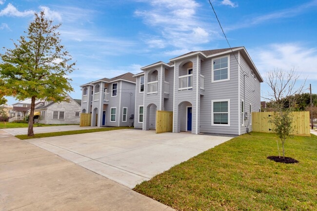 Apartments for Rent with Yard in Second Ward, Houston | Apartments.com