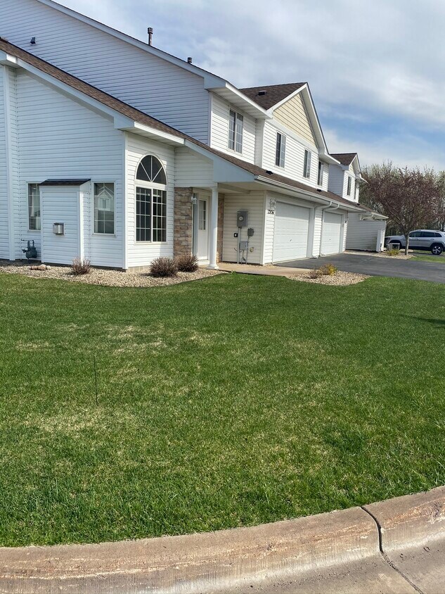 12456 43rd St NE, Saint Michael, MN 55376 - Townhome Rentals in Saint ...