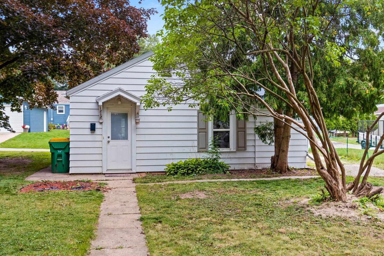 1212 S Oakland Ave, Green Bay, WI 54304 - House Rental in Green Bay, WI ...