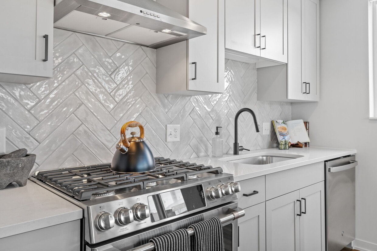 Aloma - 4066 Lexington Ave N Shoreview, MN 55126 | Apartments.com