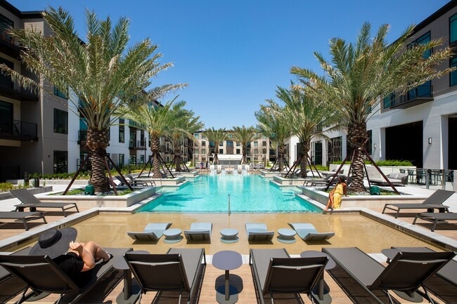 The Sterling at Regent Square - 3515 W Dallas St Houston, TX ...