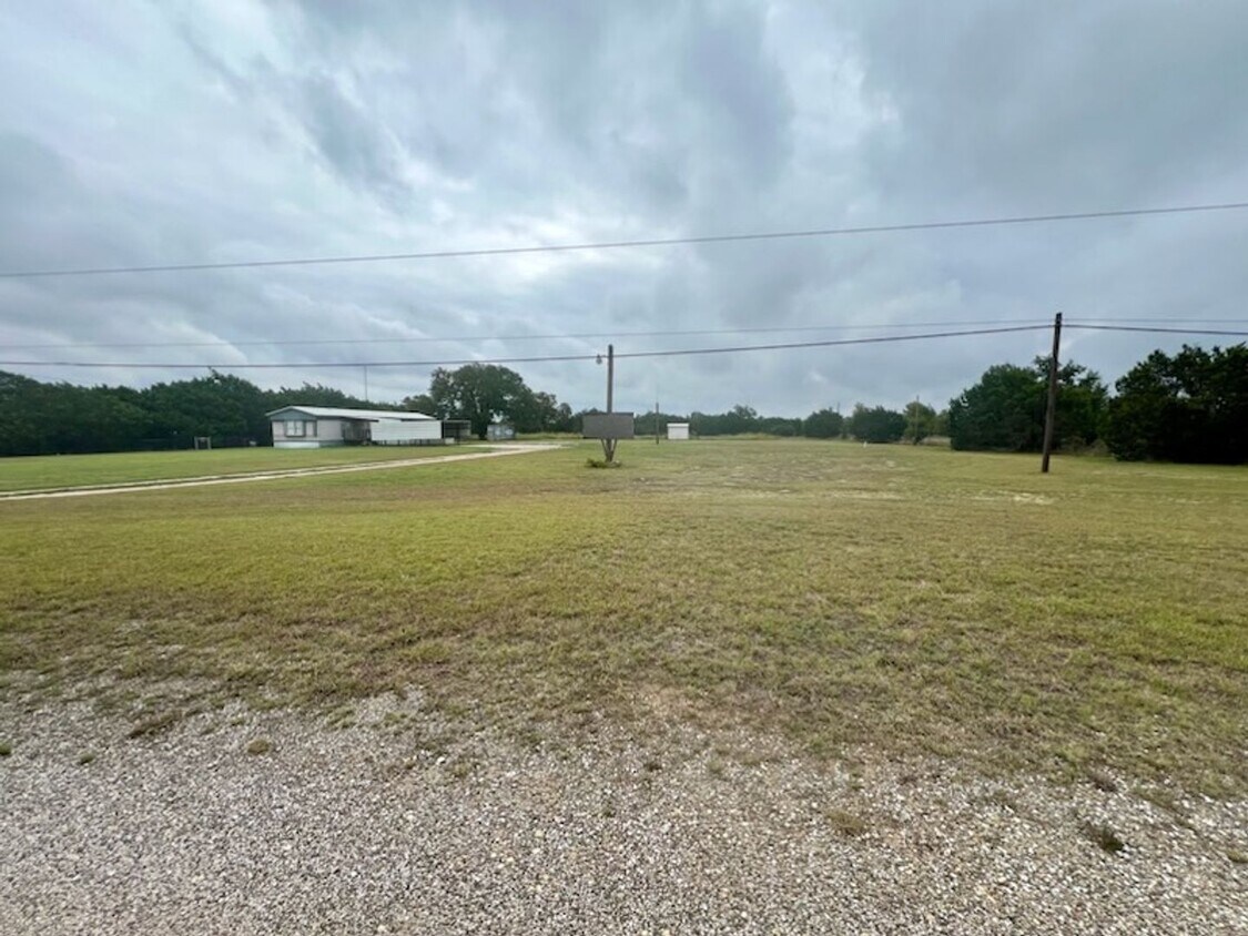 4819 N U.S. Hwy 281 Unit 1, Burnet, TX 78611 - Room for Rent in Burnet ...