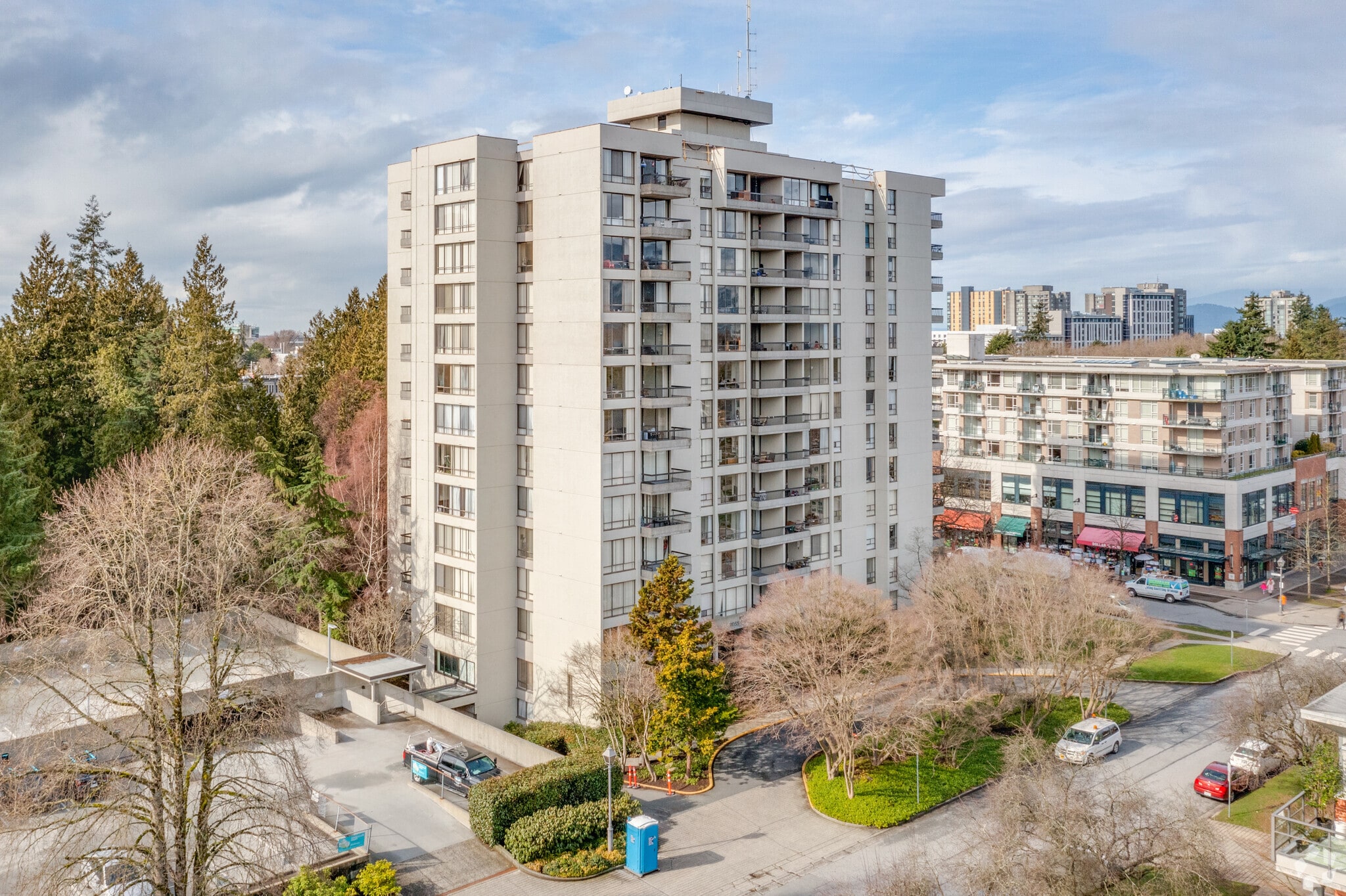 Chancellor Court Apartments - 2233 Allison Rd Vancouver, BC ...