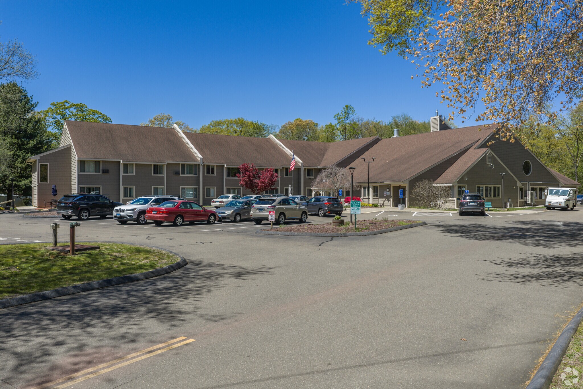 Steven Woods Apartments - 165 Clintonville Rd North Haven, CT 06473 ...
