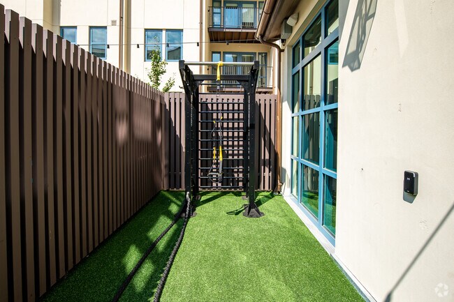 Springline - 550 Oak Grove Menlo Park, CA - Apartments for Rent in ...