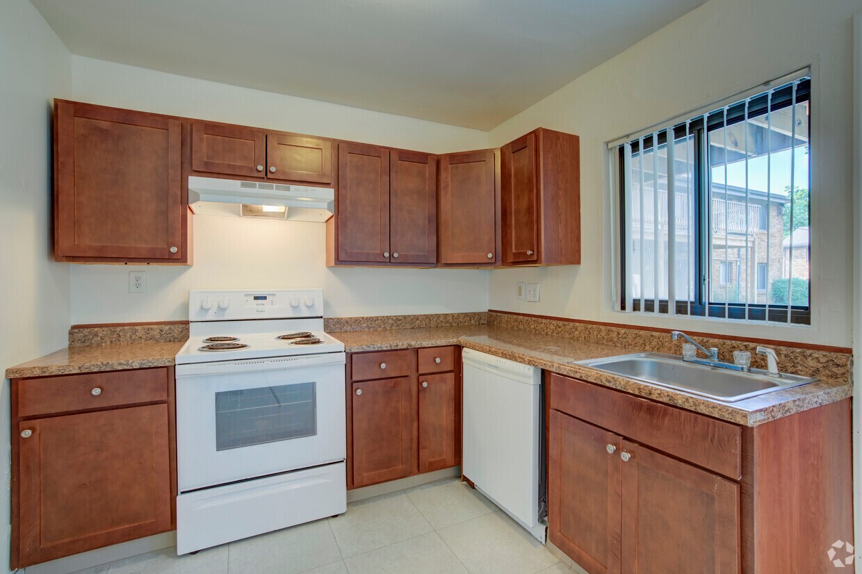 Amber Square Apartments and Townhomes - Apartments in Lansing, MI ...