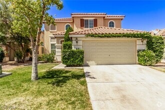 Blue Diamond Decatur Apartments for Rent with a Swimming Pool - Las ...