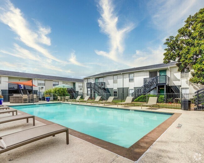 Midtown College Station Apartments for Rent with High Ceilings ...