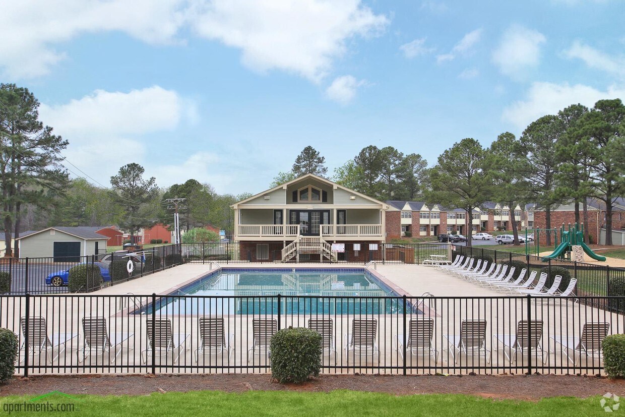 Country Club Apartments - Apartments in Charlotte, NC | Apartments.com