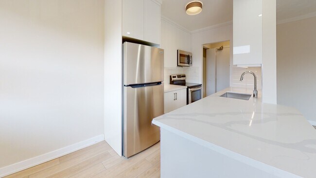 718 Lawrence Apartments - 718 Lawrence Rd Hamilton, ON | Apartments.com