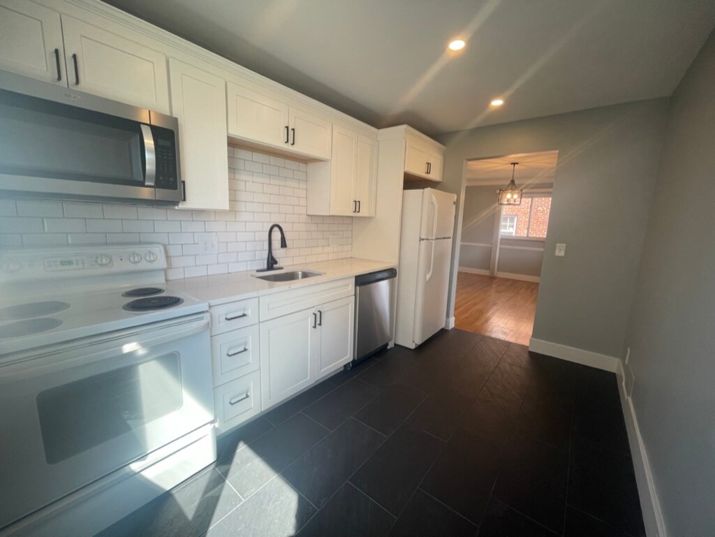 5706 Grace Ave, Cincinnati, OH 45227 - Townhome Rentals in Cincinnati ...