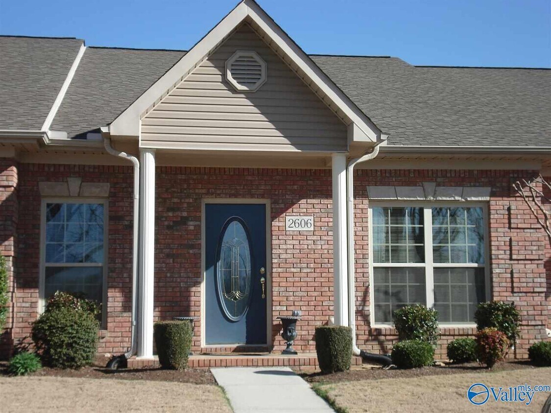 2606 Edlingham Castle Dr, Decatur, AL 35603 - Townhome Rentals in ...