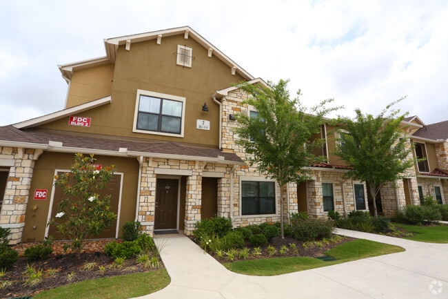 Avenues At Tuscan Lakes