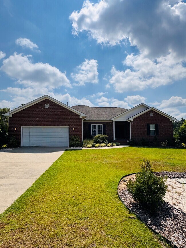 Apartments for Rent with Air Conditioning in Hoffman NC