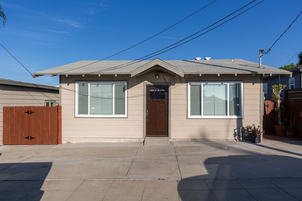 3125 Hawk St Unit Hawk -Upper, San Diego, CA 92103 - Room for Rent in ...