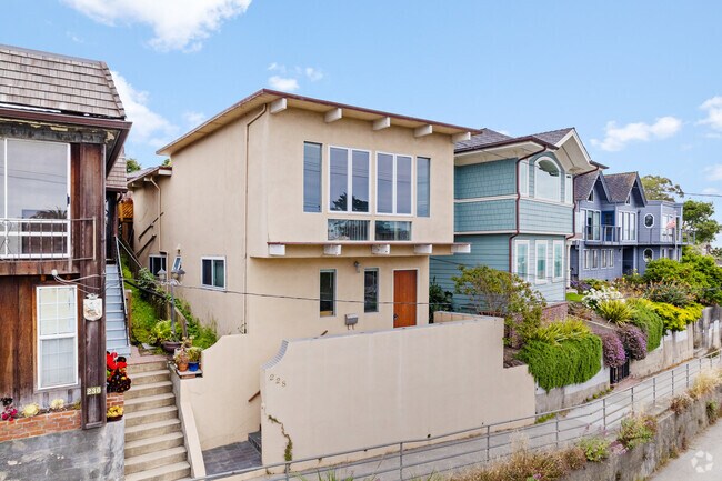 Camp Capitola Short Term Apartments for Rent - Capitola, CA - 1 Rentals ...