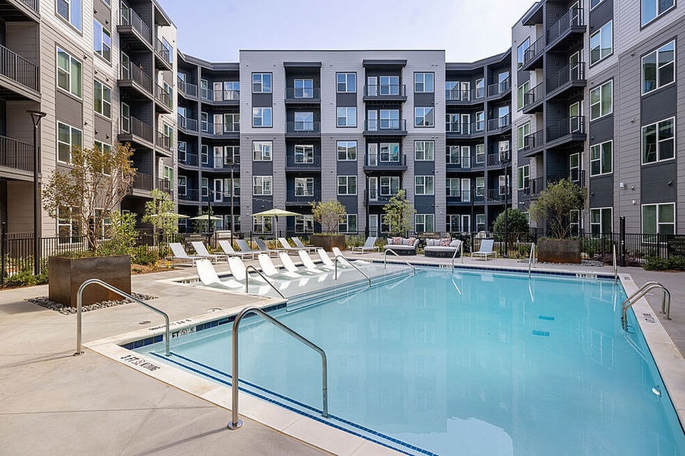 Ivy Ridge Apartments - 1425 Laurel Crossing Pky Buford, GA 30519 ...