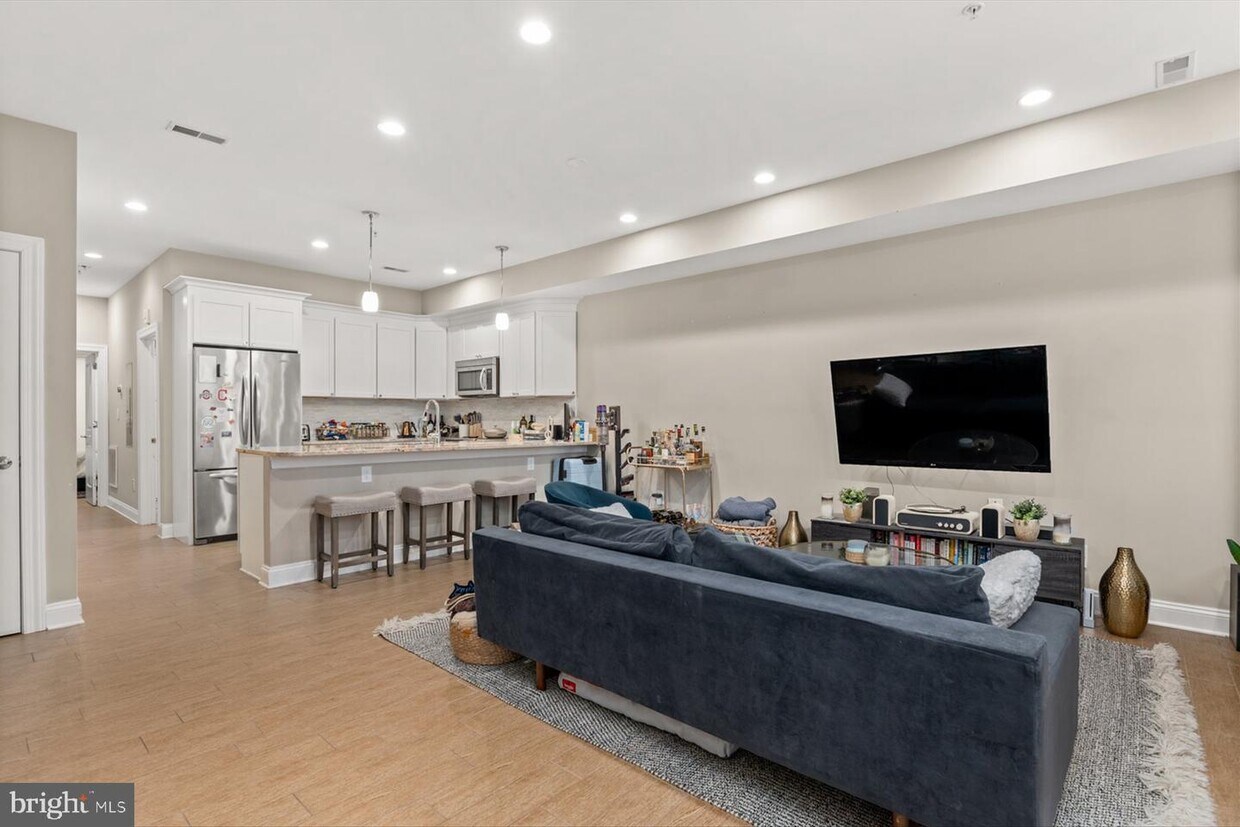 1431 Corcoran St NW Unit 1, Washington, DC 20009 - Room for Rent in ...