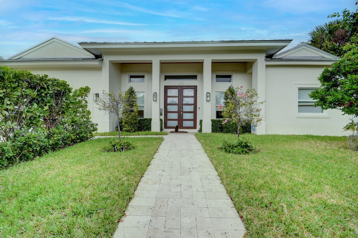 225 Beverly Rd, West Palm Beach, FL 33405 - House Rental in West Palm ...