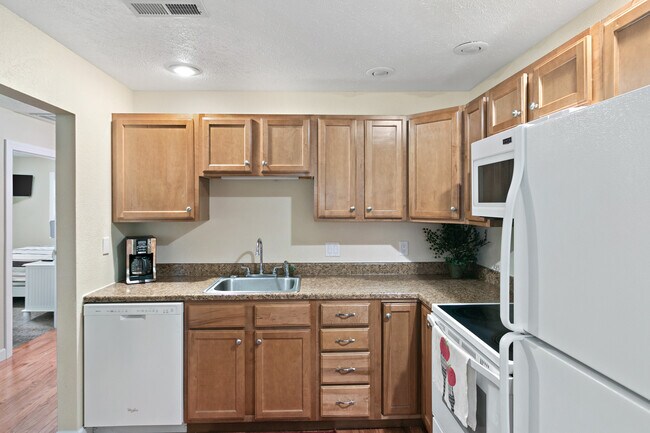 Timber Ridge Townhomes & Apartments - Apartments in Coloma, MI ...