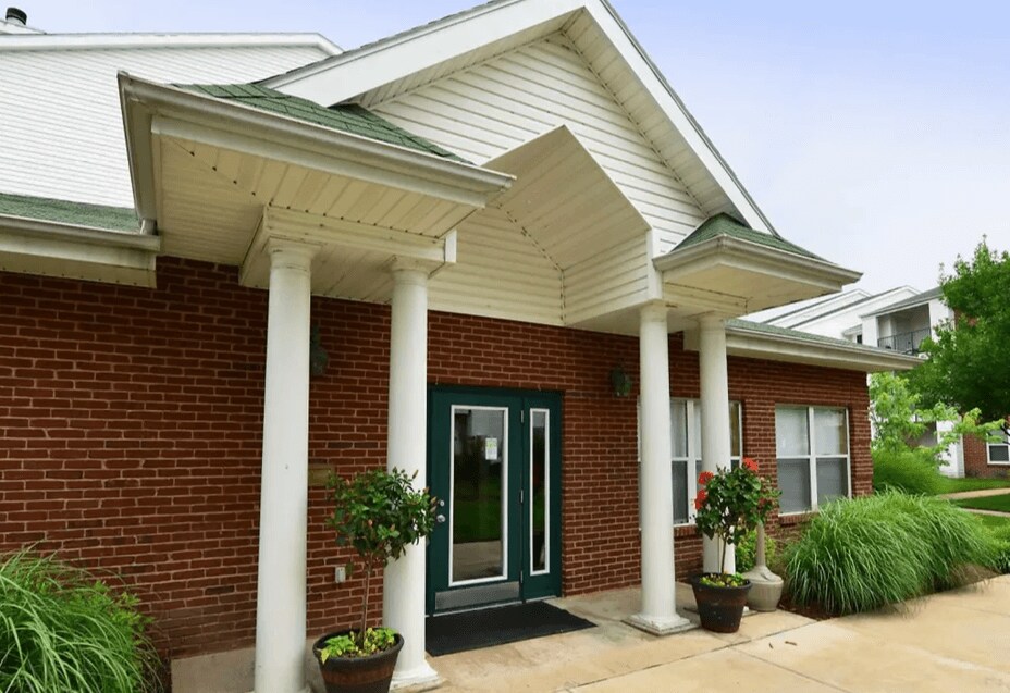 Park Commons Apartments - 600 Park Commons Ct Valley Park, MO ...