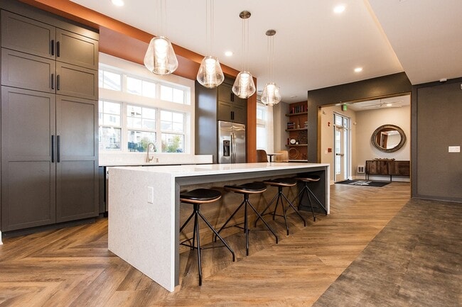 The View at Mill Run - 9755 Mill Centre Dr Owings Mills, MD ...