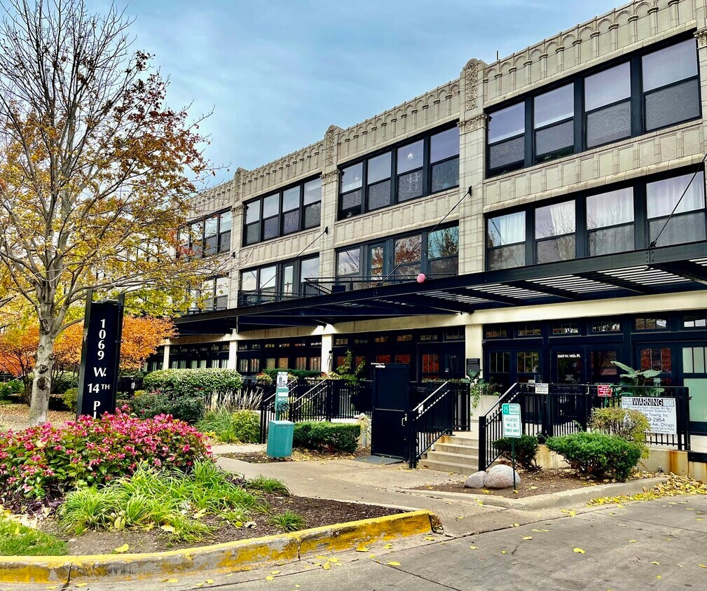 1069 W 14th Pl Unit 226, Chicago, IL 60608 - Condo for Rent in Chicago ...