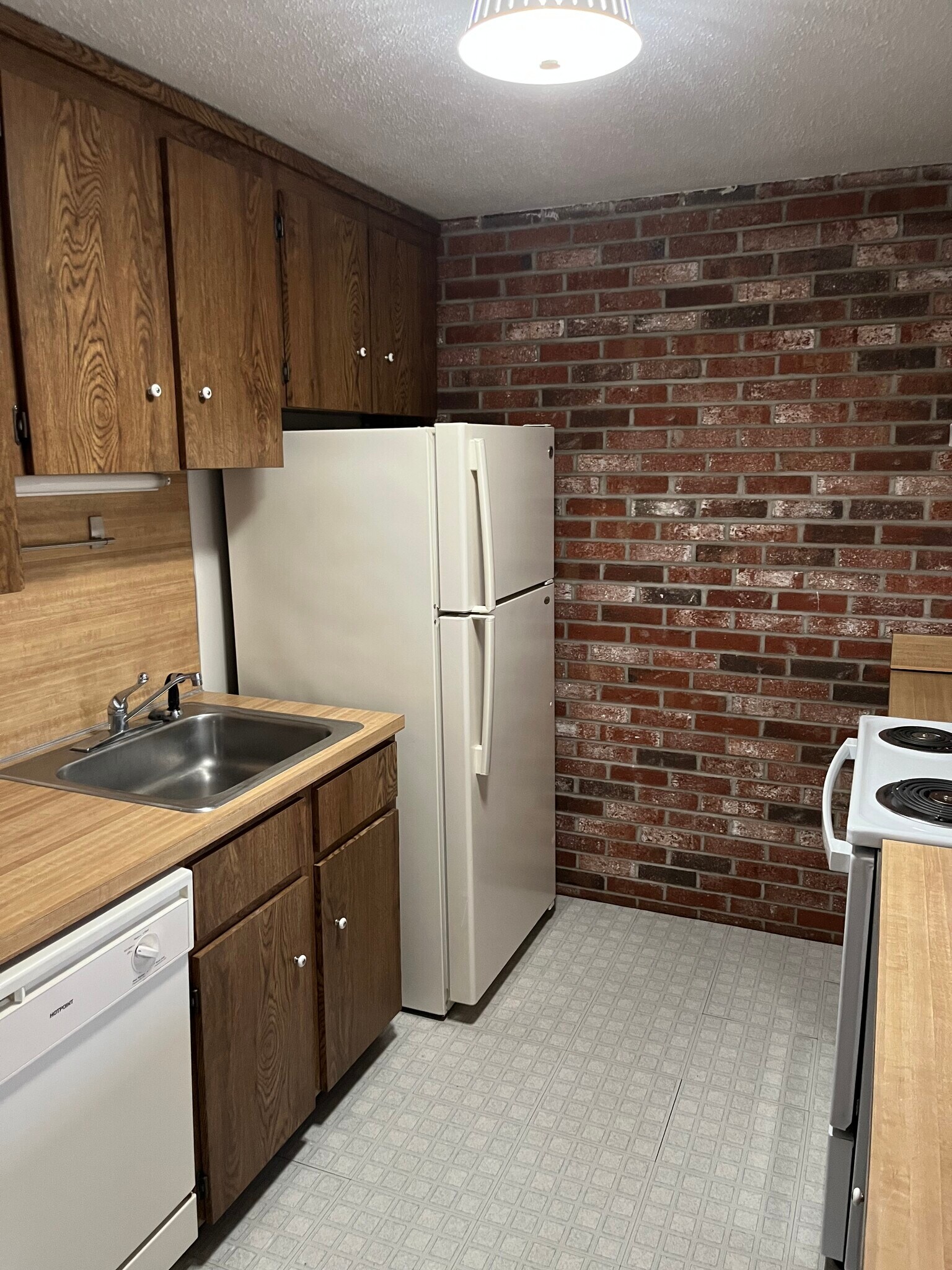 17 Pinebrook Ln Unit 4, Easton, MA 02375 - Condo for Rent in Easton, MA ...