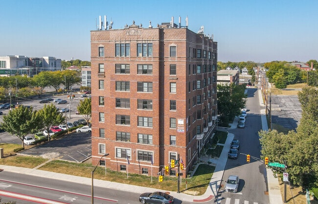 Apartments for Rent with High Ceilings in Boulevard Park, Indianapolis ...