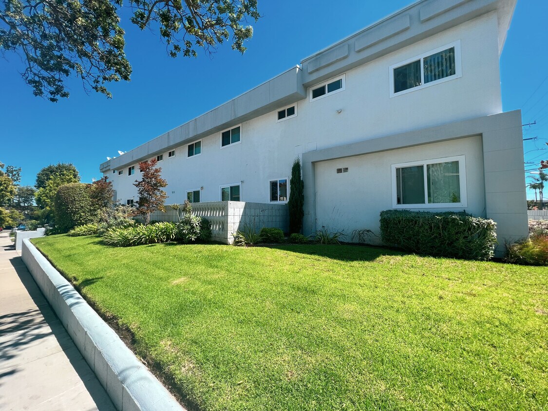 Imperial Romano Apartments - 3505 Emerald St Torrance, CA 90503 | Apartments.com
