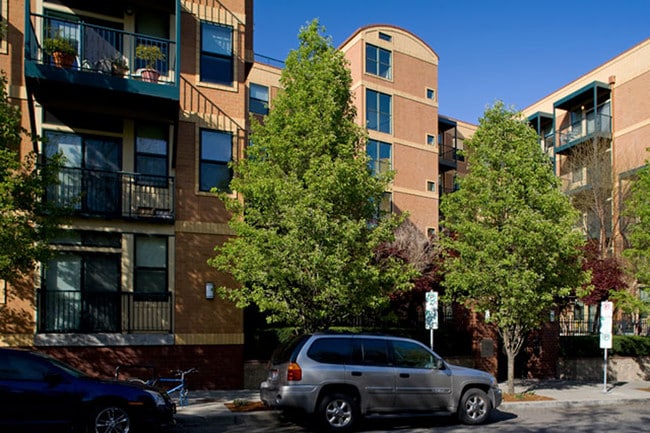 Collins Circle Apartments - Portland, OR | Apartments.com