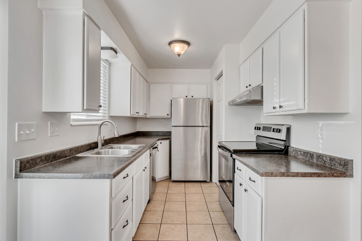 869 E Vine St, Murray, UT 84107 - Townhome Rentals in Murray UT ...