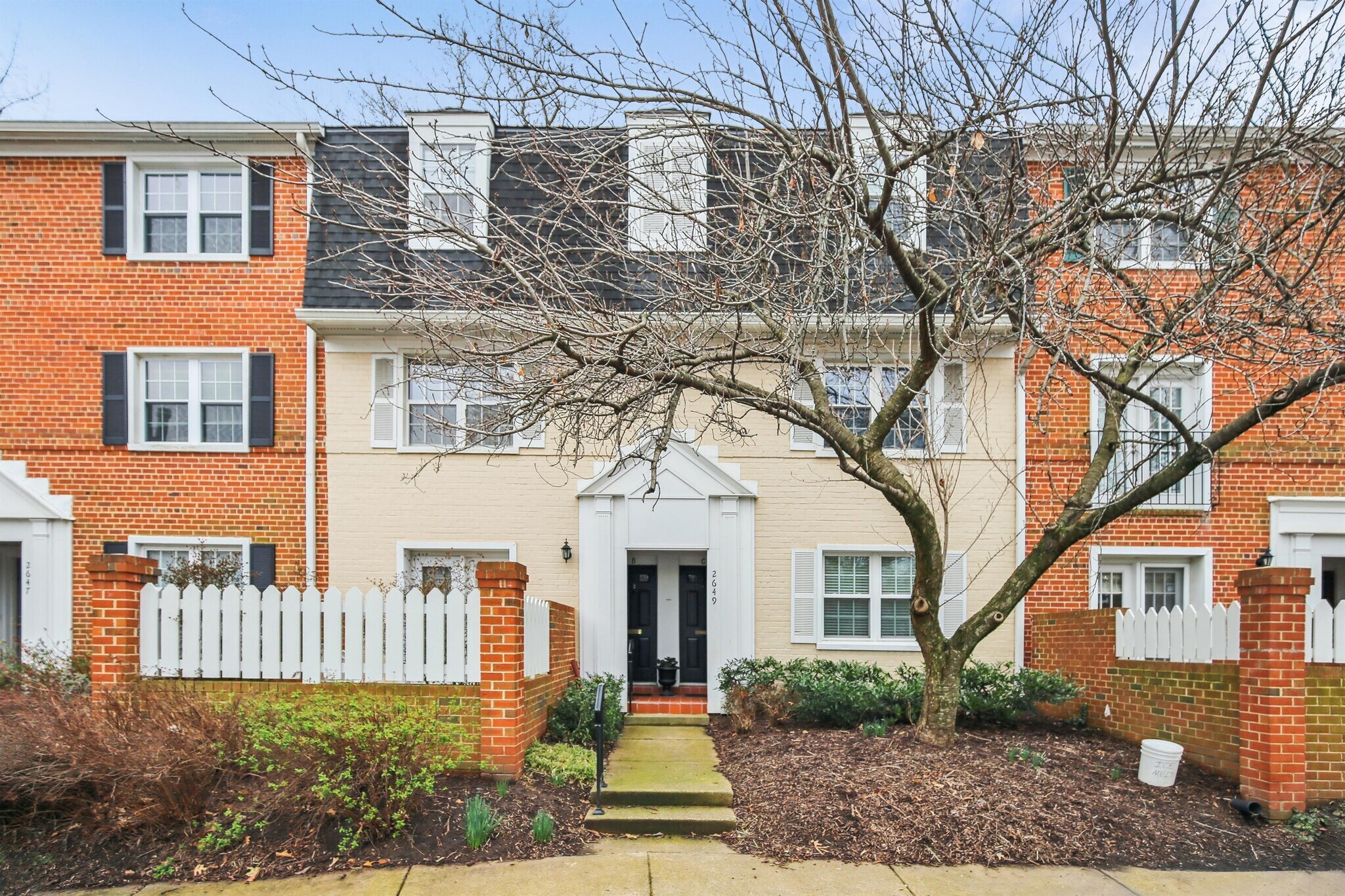 2649 S Walter Reed Dr, Arlington, VA 22206 - Townhome Rentals in ...