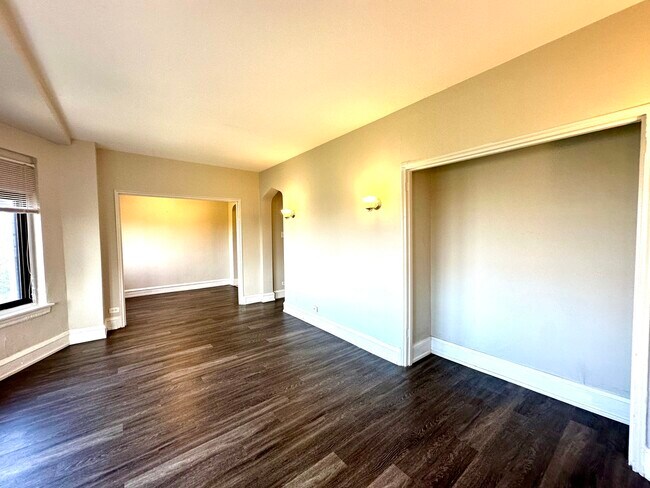 1033 W Loyola Ave Unit 202, Chicago, IL 60626 - Room for Rent in ...