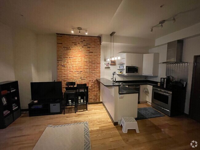 Penn-Fallsway Apartments for Rent with Hardwood Floors - Baltimore, MD ...