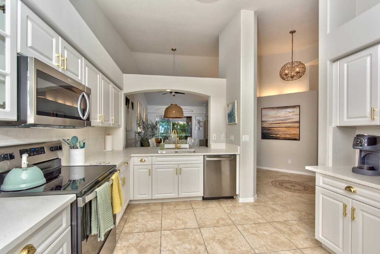 8479 Ibis Cove Cir, Naples, FL 34119 - Room for Rent in Naples, FL ...